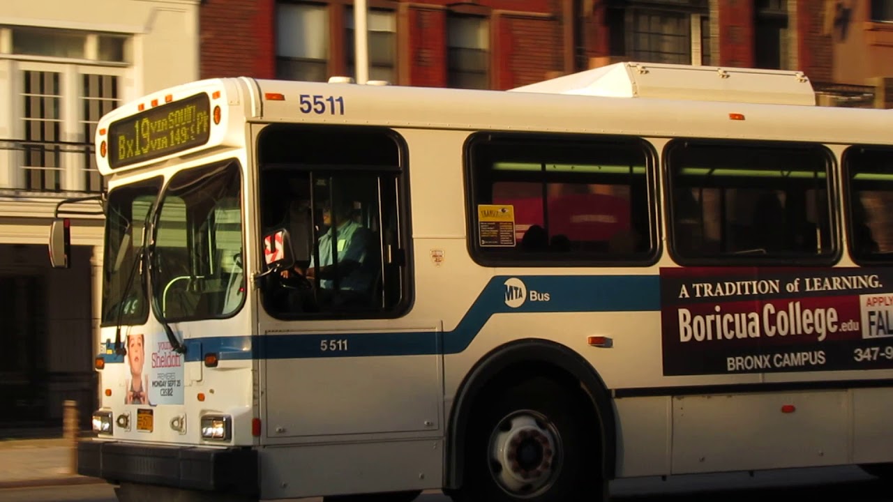 Riverbank Park bound 2002 New Flyer D60HF #5511 (Ex-MTA Bus) on the ...