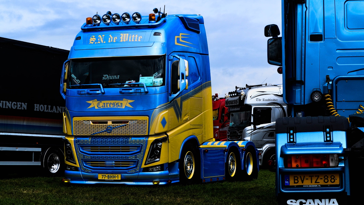 De Witte Volvo FH & DAF XF LOUD sound - YouTube