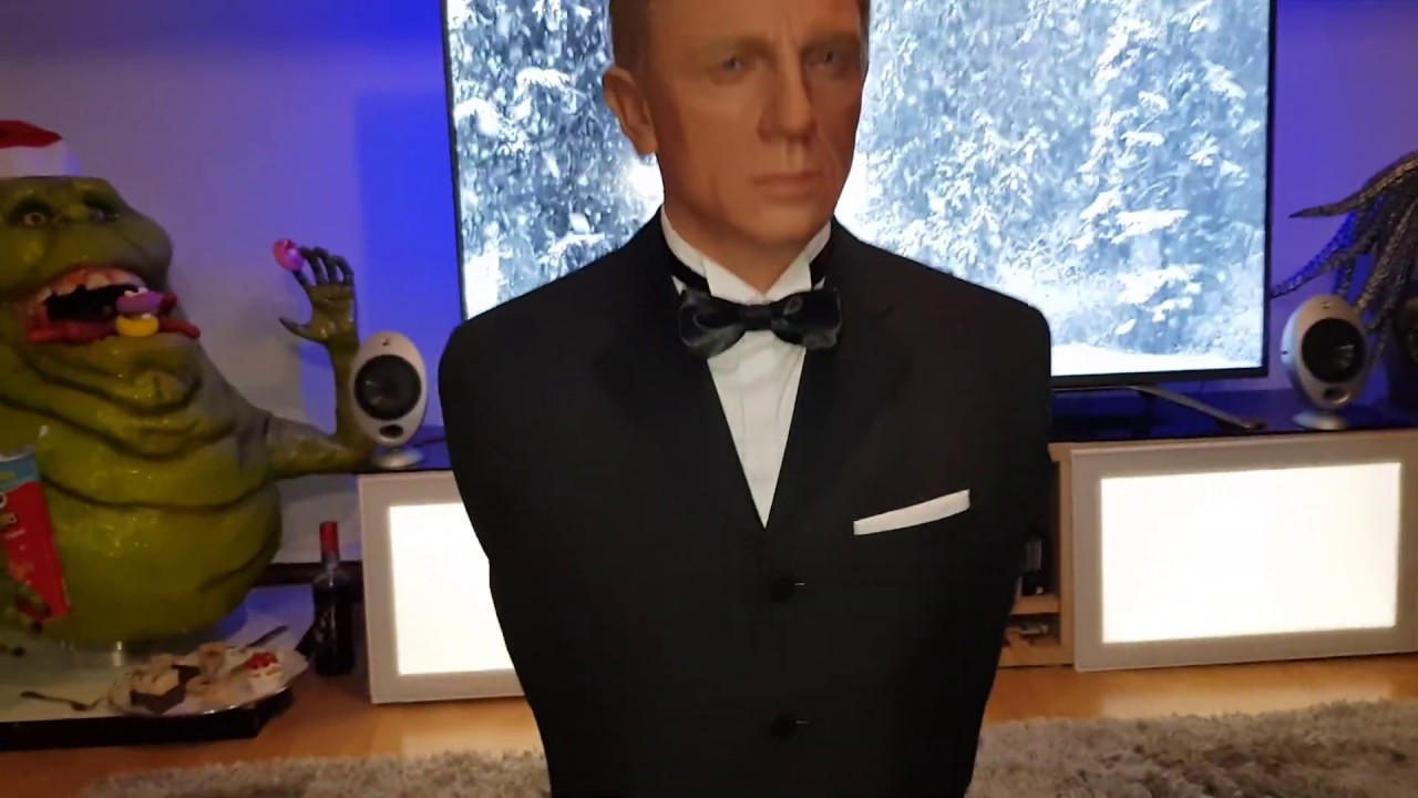Daniel Craig James Bond life size bust - YouTube