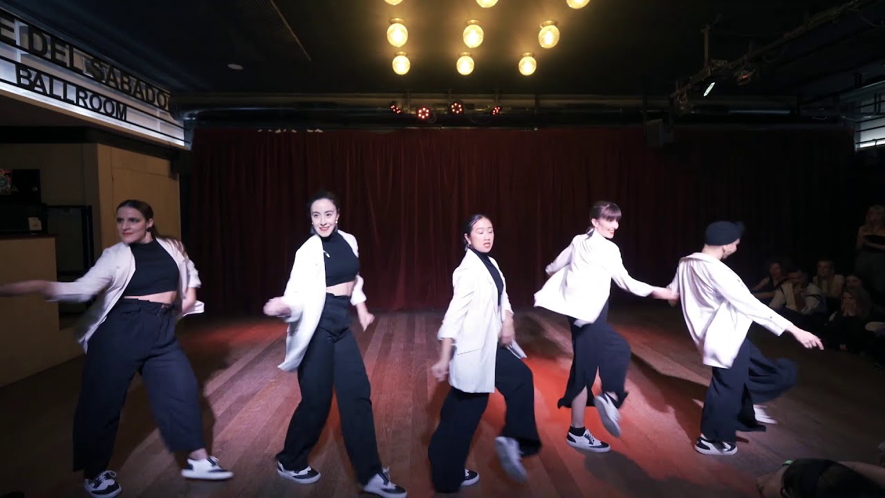 COMUNITY DANZA - CHOLLY ATKINS TRIBUTE - YouTube