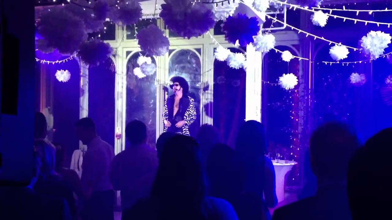 Lionel Vinyl @ Hampton House Bee Gees Staying Alive! - YouTube