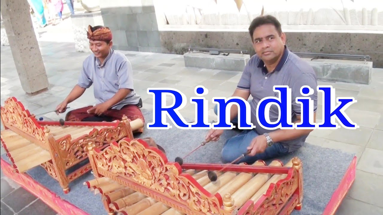 Playing Rindik, the Balinese musical instrument | Traditional Bamboo ...