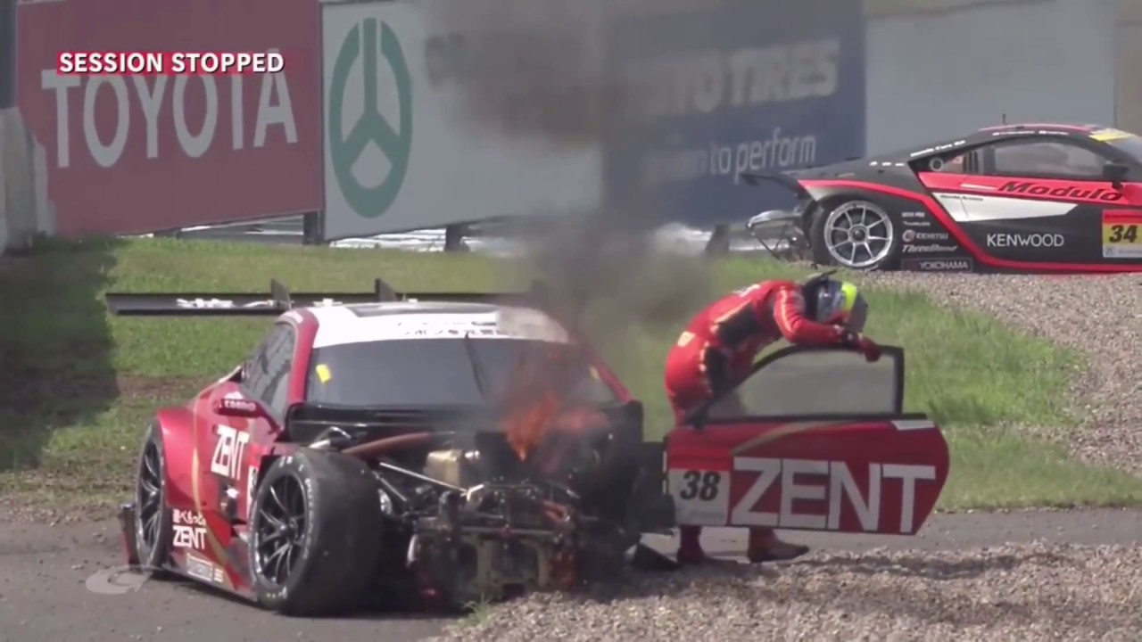 crash! Lc500 & NSX - YouTube