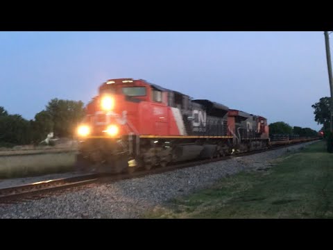 CN M384 in Wyandotte, MI w/ CN8944 & CN2320 - YouTube