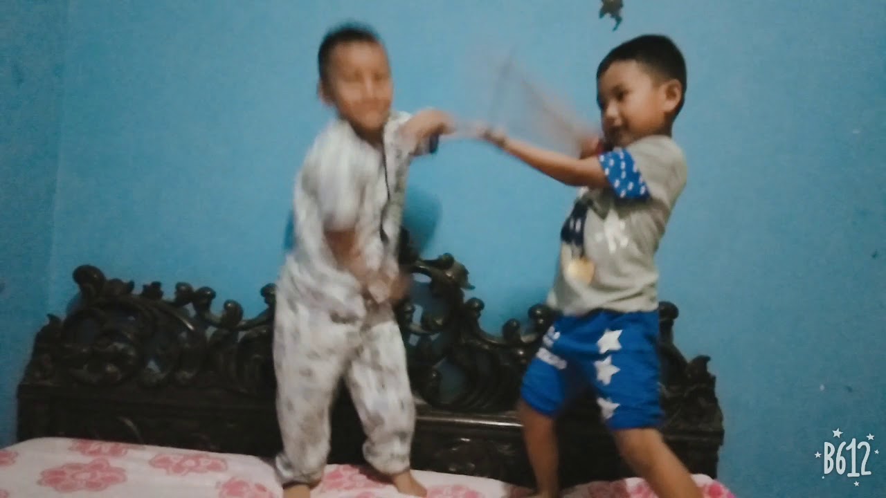 Baby shark dooo doooo dooo dooo - YouTube