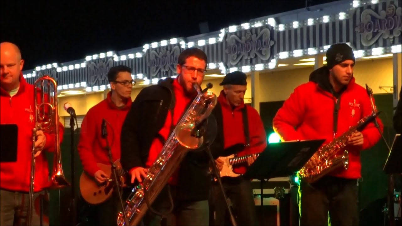 Holiday Express Performance 6 Flags Great Adventure 2015 Holiday in the ...