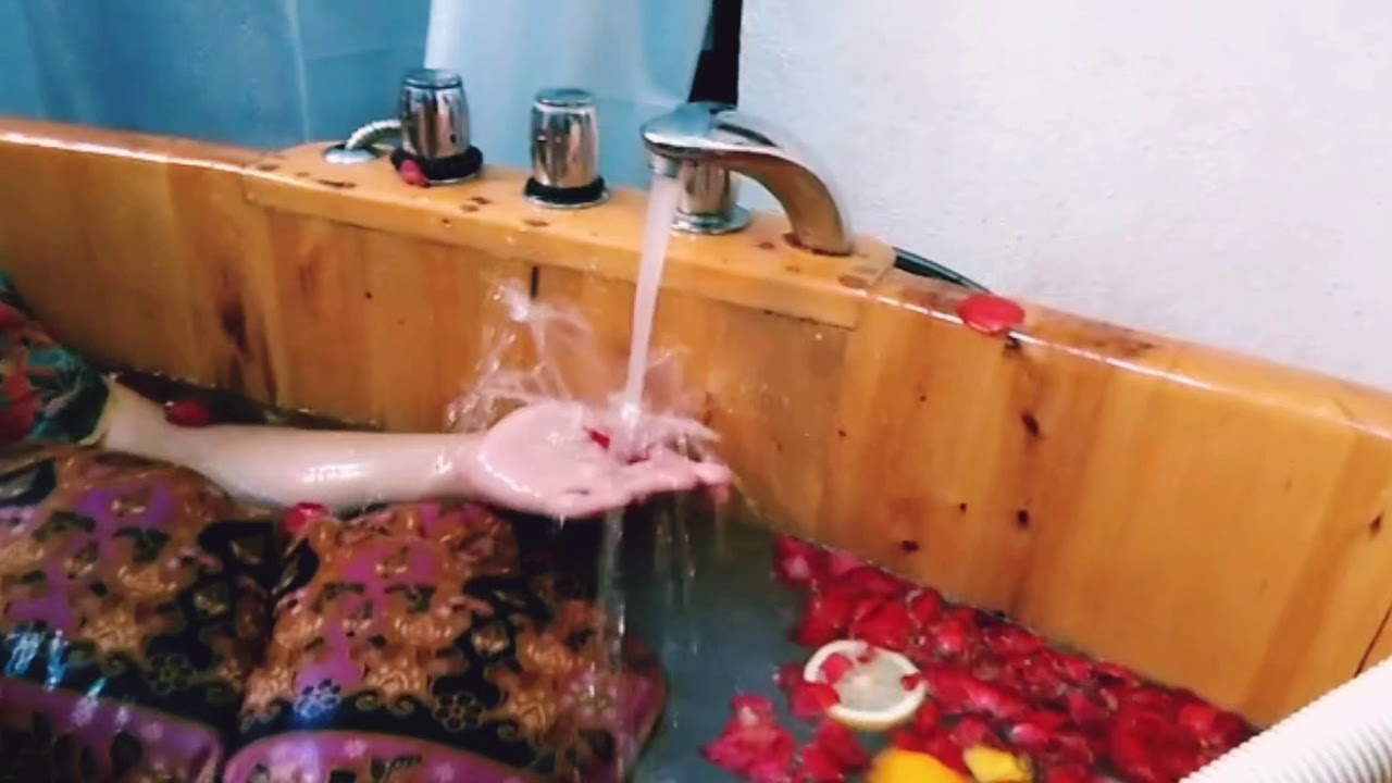 Mandi Bunga dan Susu Dengan Sebotol garam Milionaires aura Pink Rose ...