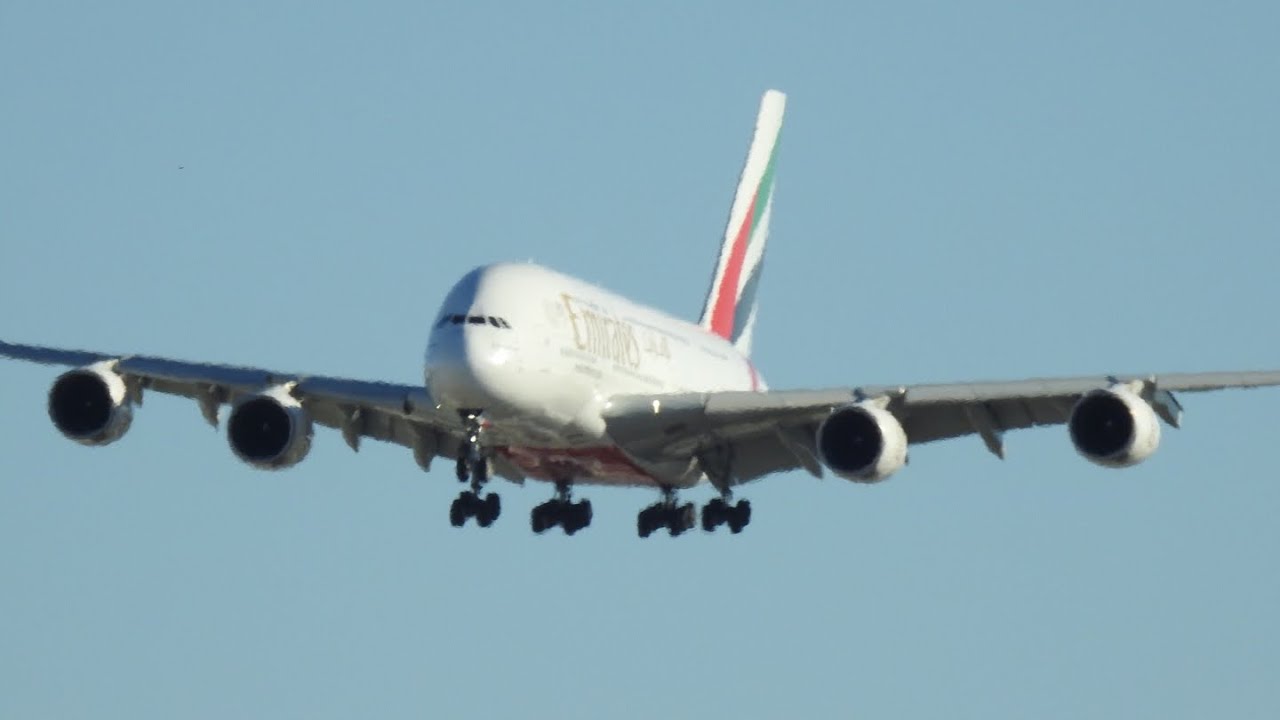 Emirates A380 and SpiceJet dash 8 - YouTube