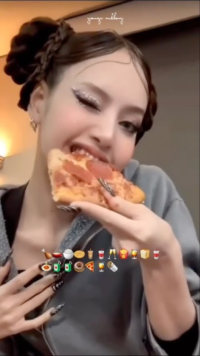 Lisa mukbang - YouTube