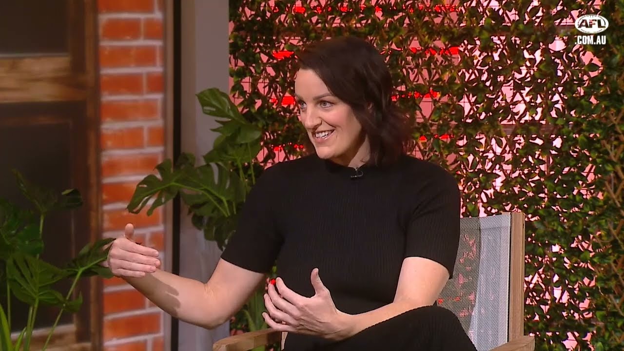Bianca Chatfield joins Friday Knock Offs with Dylan Buckley | AFL - YouTube