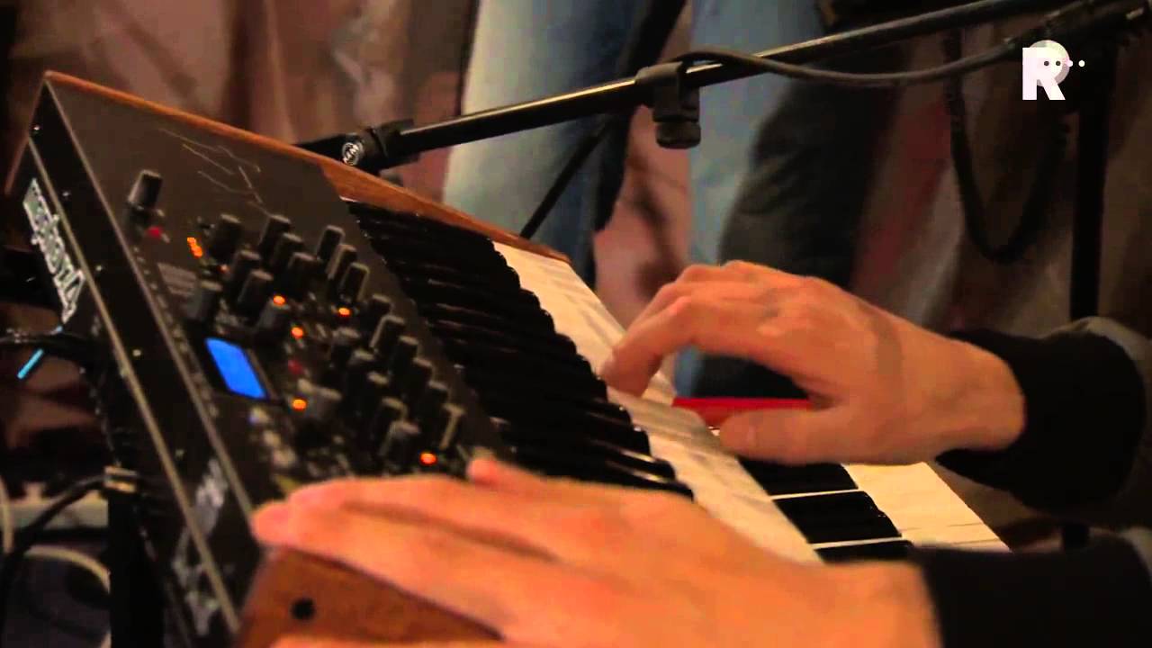 Laura Vane & The Vipertones - The Enemy - Live - YouTube