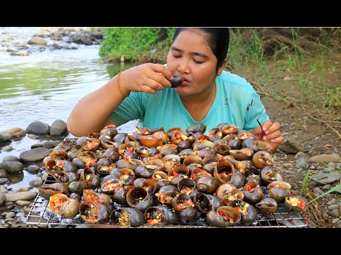 Wow ! Amazing women Find Snails At River for food - Cooking Snails ...