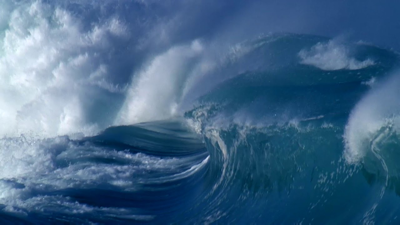 Slow motion barreling wave with texture and wind spray Free HD Video ...