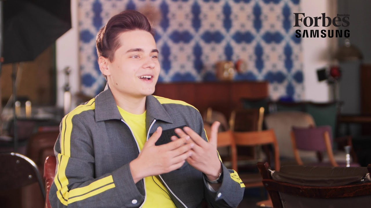 30 sub 30 – ediția 2019: Selly (Vlogger) - YouTube