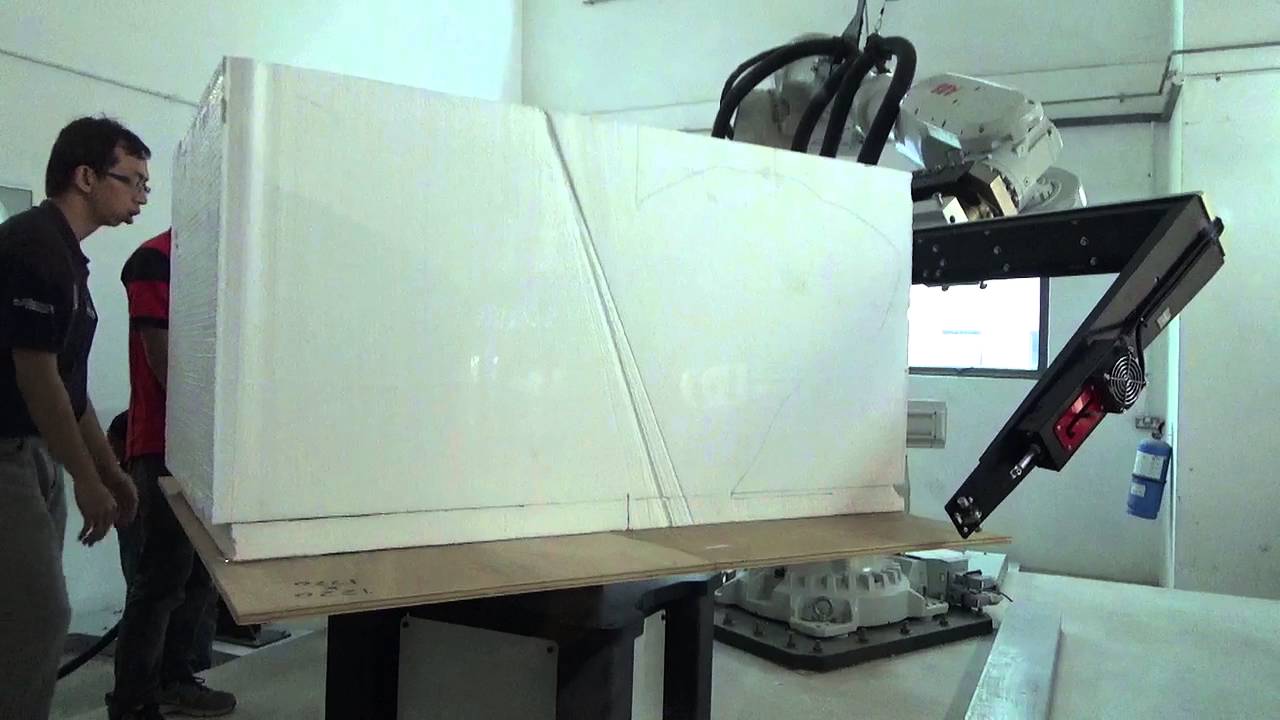 Robotic hot wire cutting polystyrene - 1 - YouTube