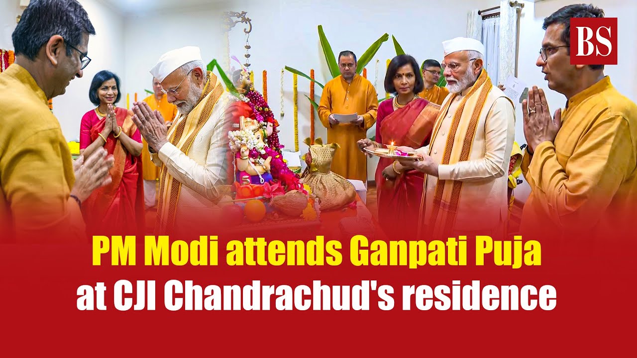 PM Modi attends Ganpati Puja at CJI Chandrachud's residence - YouTube
