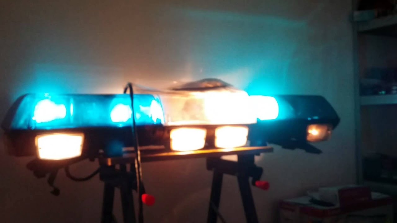 Federal Signal Streethawk - YouTube