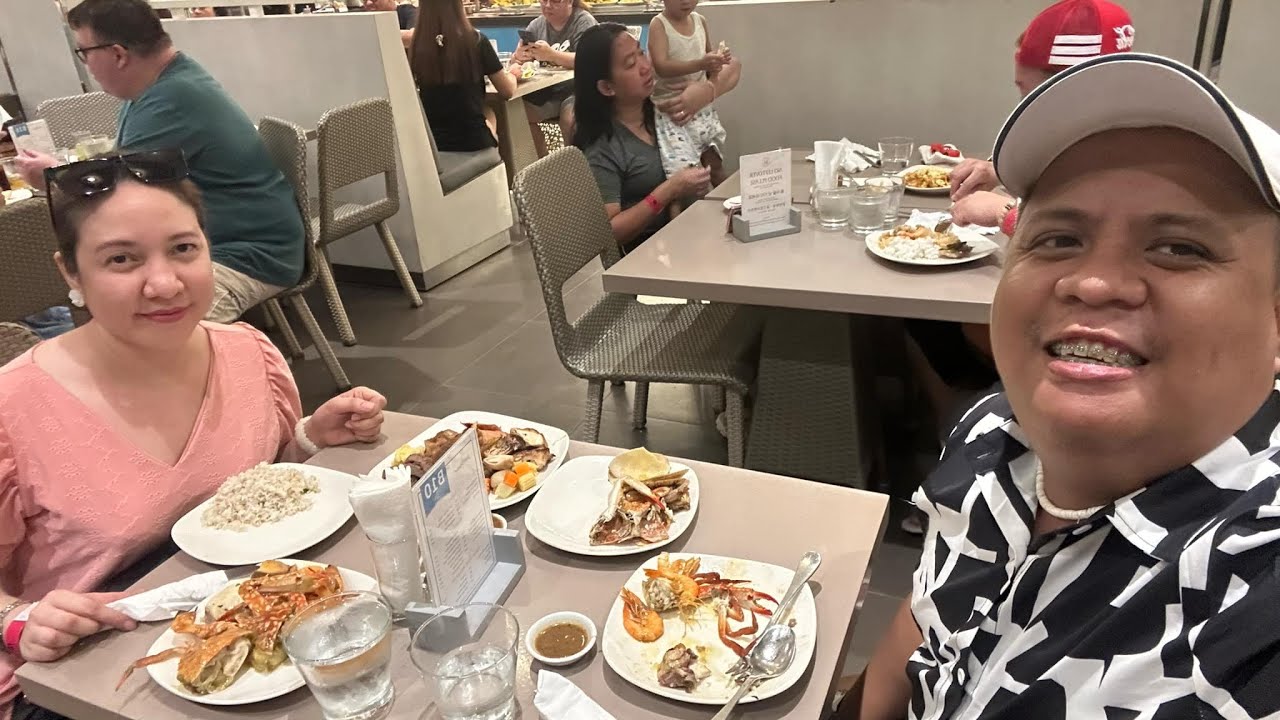 Our visit to Boracay: First Night: Henann Seabreeze buffet - YouTube