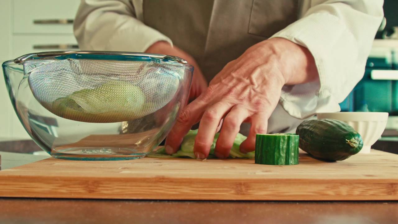 [Le Geste en Plus] Faire dégorger des légumes - YouTube