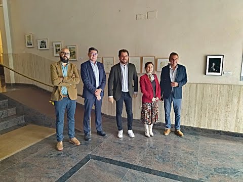 A Rúa expone la colección "Castelao grafista (facsímile)" - YouTube