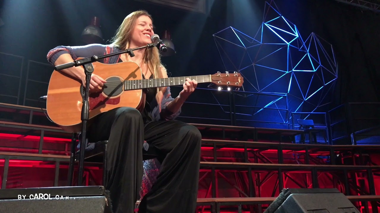 *Exclusivo* Fantine Tho passa som de "Se eu não te amasse tanto assim ...