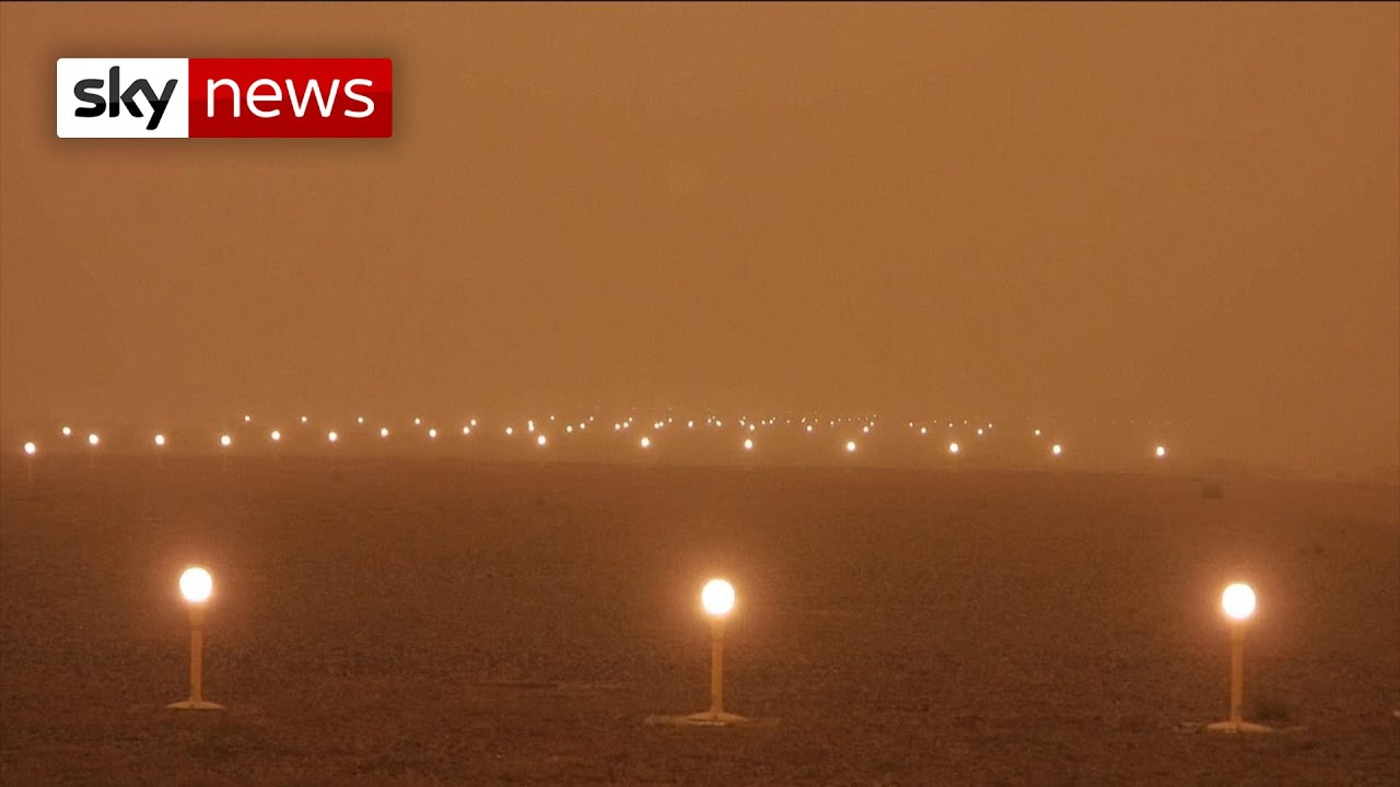 Canary Islands blanketed by 'apocalyptic' sandstorm - YouTube