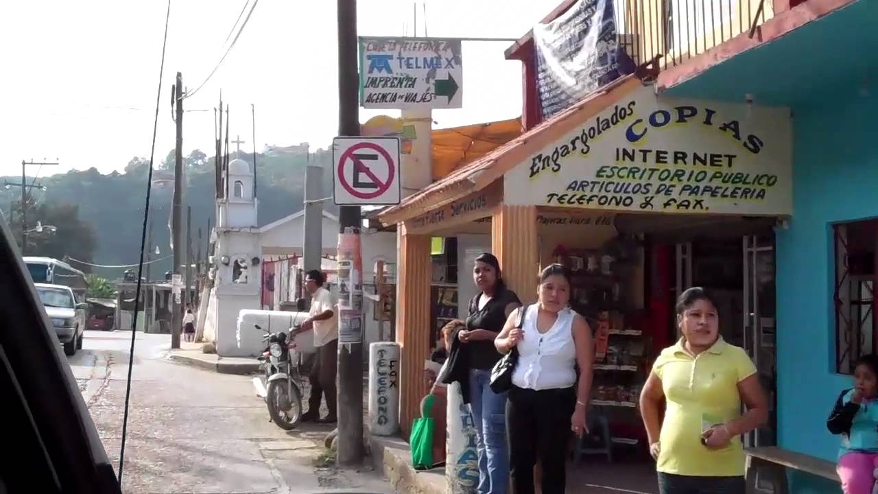 Streets, Houses and People of Chicontepec, Veracruz Mexico Calles ...