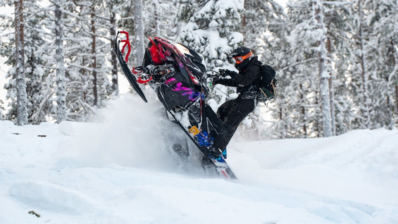 Lynx Boondocker RE 850 - First POWDER 2021 - YouTube