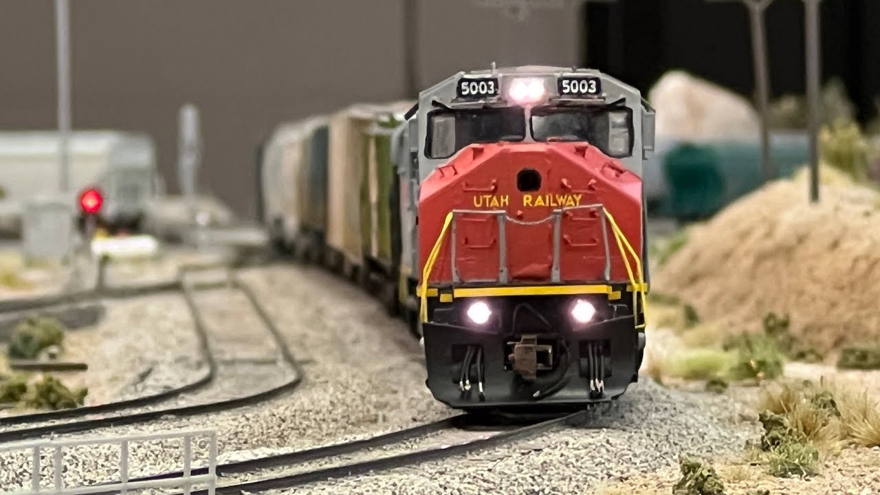 UTAH Railway MK50-3's On The Largest Free-Mo Setup! - YouTube