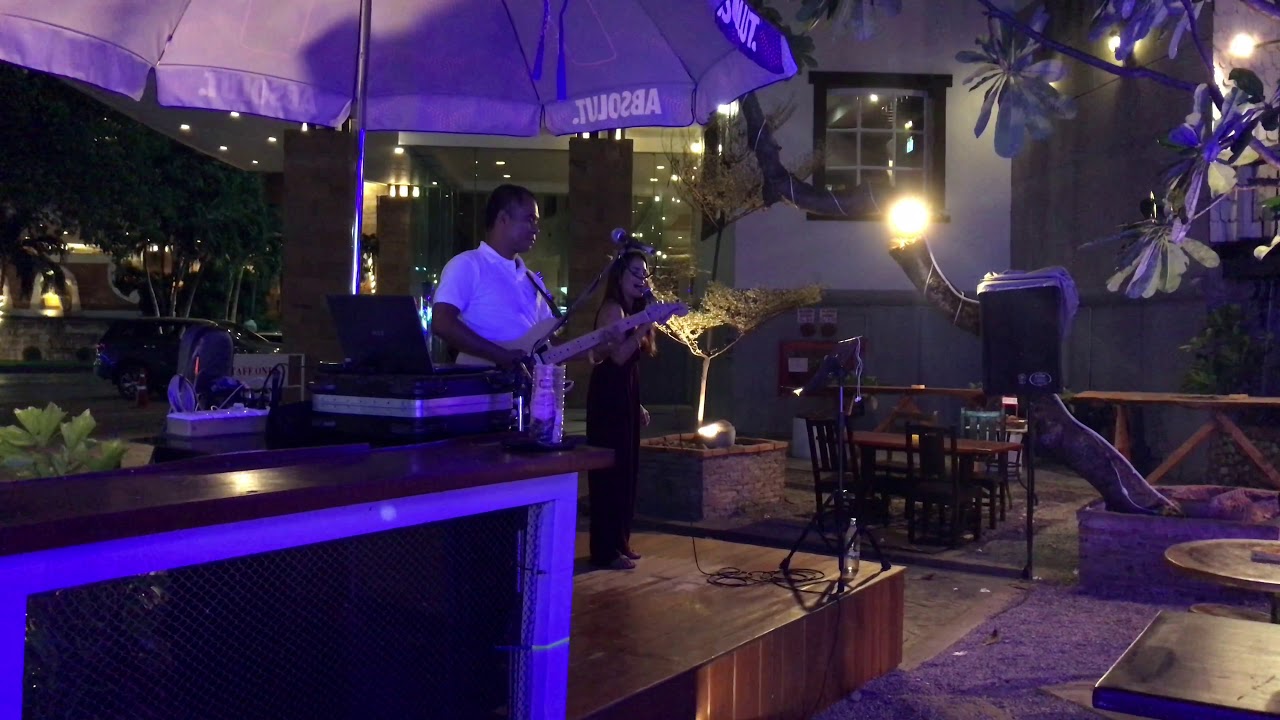 SOS Tugboat Bar, Hua Hin, Thailand - YouTube