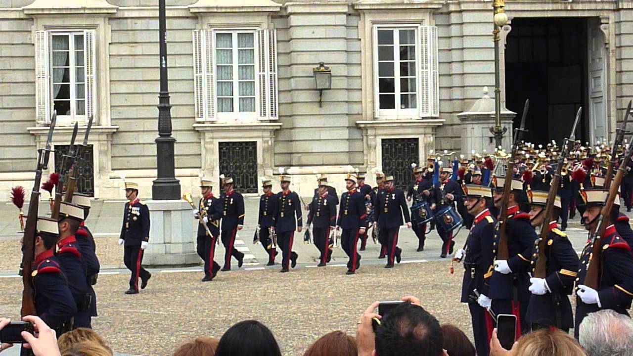 CAMBIO DE GUARDIA - YouTube
