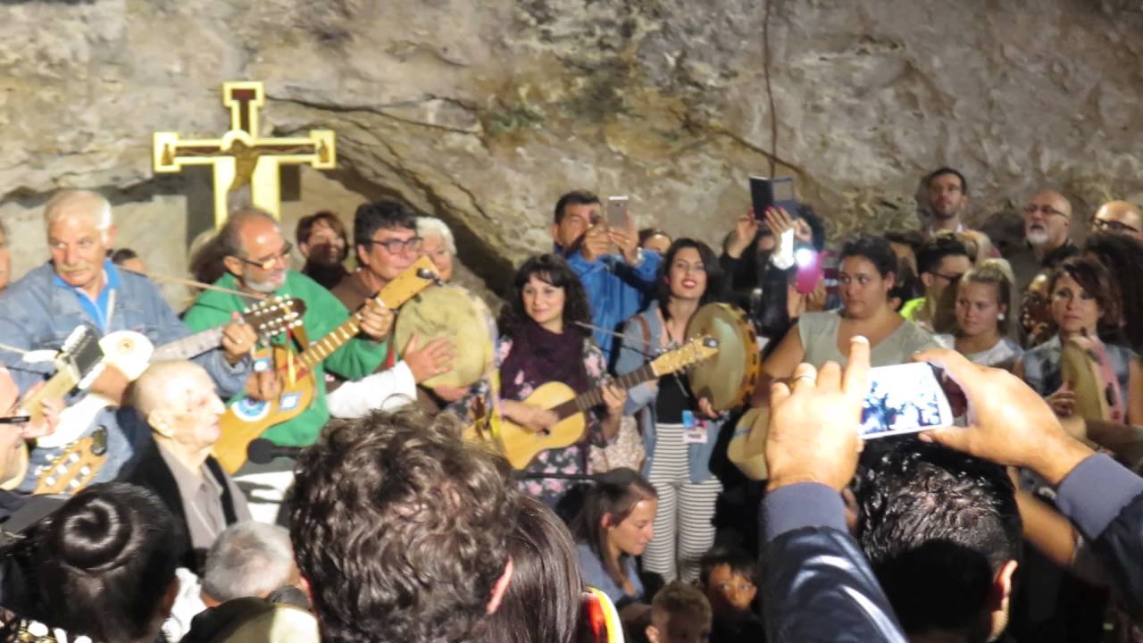 Antonio Piccininno a Monte Sant'Angelo, Eremo di Pulsano. - YouTube