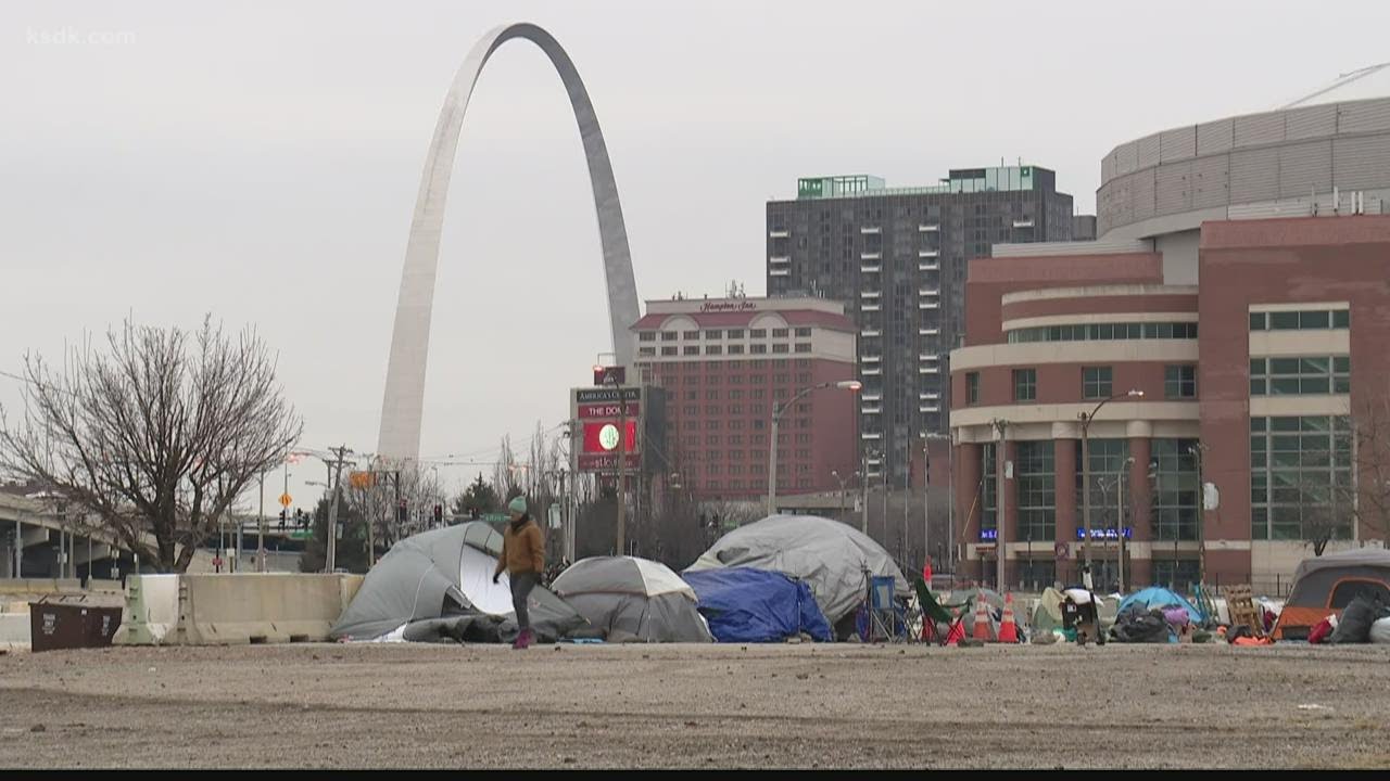 Homeless camp evicted north of downtown St. Louis - YouTube