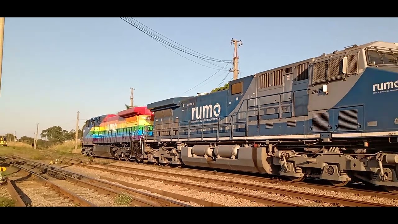 Dash 9 Rumo LGBTQiA+ 9042 - YouTube