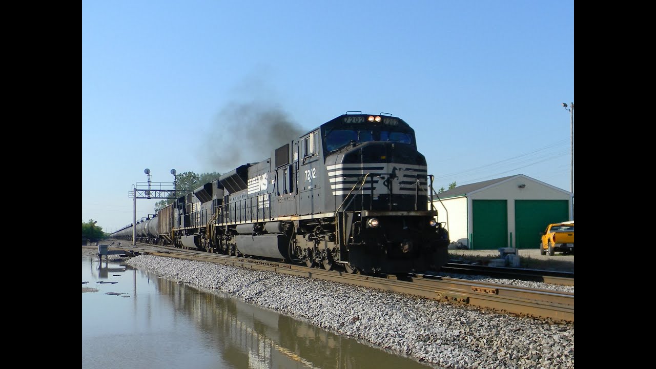 Railfanning Rondout, IL With SD80MACs And More! - YouTube