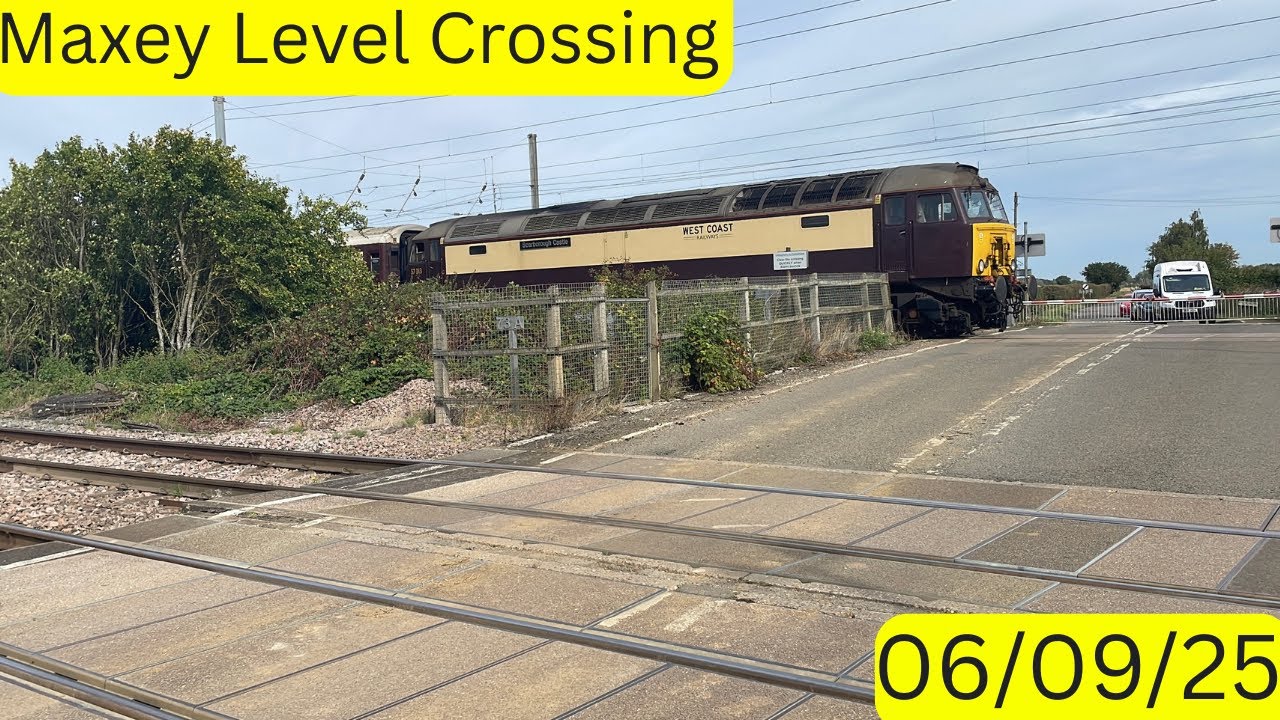 *Long Closures & Double Pass* Maxey Level Crossing (06/09/25) - YouTube