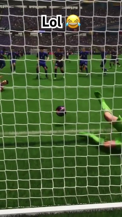 Very embarrassing😂 #fc24 #lol - YouTube