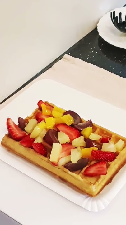 Gofr z owocami 😋 - YouTube