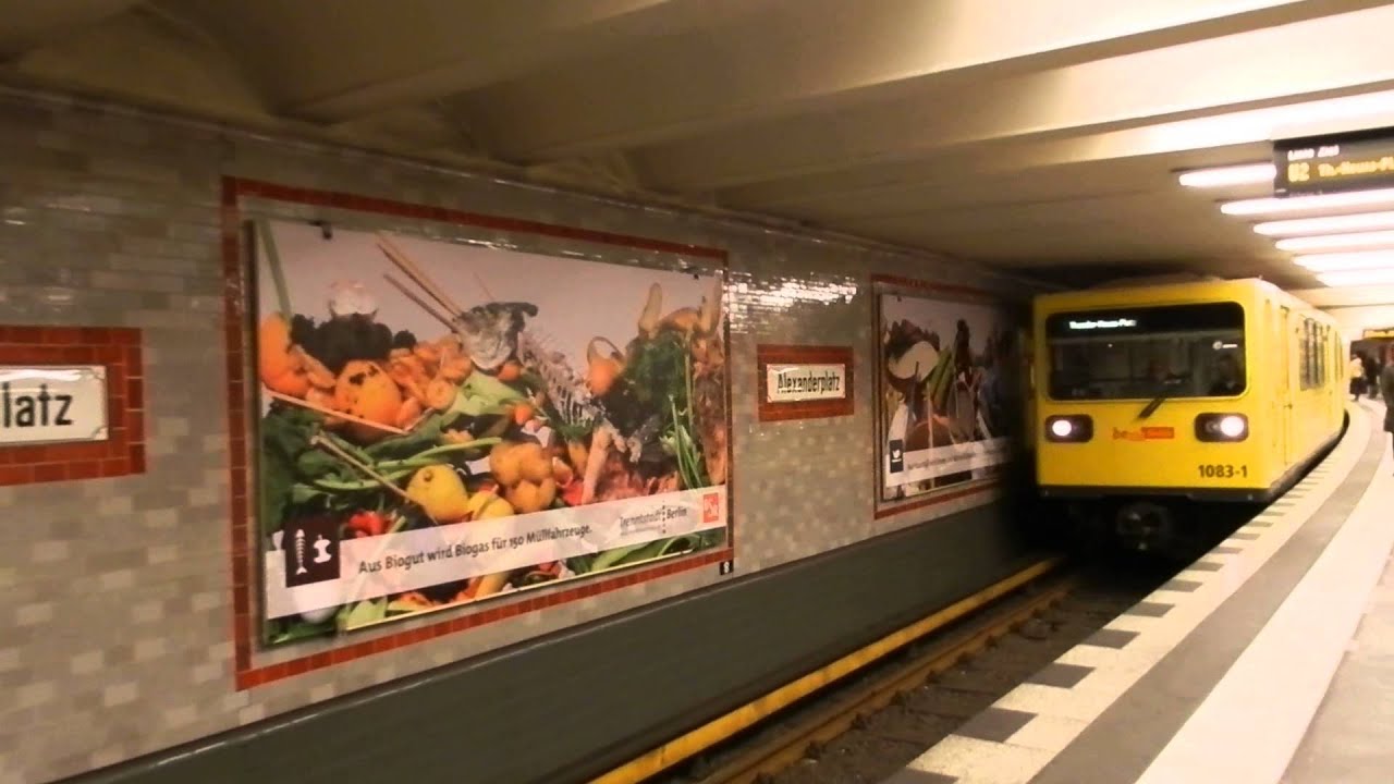 Berlin - Old G class train on U2 service at Alexanderplatz 2014 12 24 ...