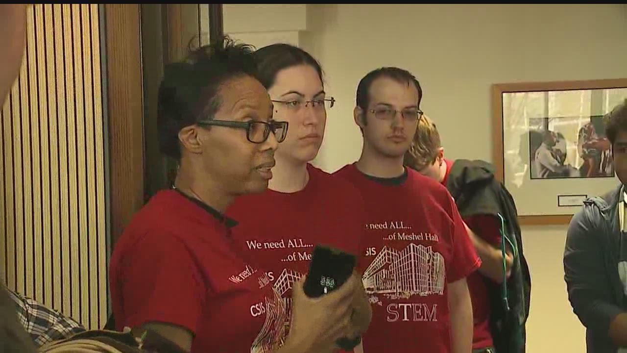 Youngstown State students protest use of Meshel Hall - YouTube