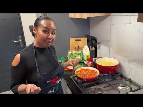 Episode 2 - Distractions in the kitchen🙈