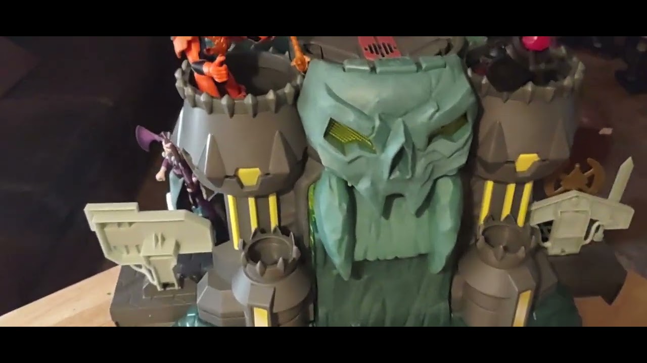 A Review and Look at The Masters of the Universe CGI Netflix Show of Castle GraySkull Playset ...