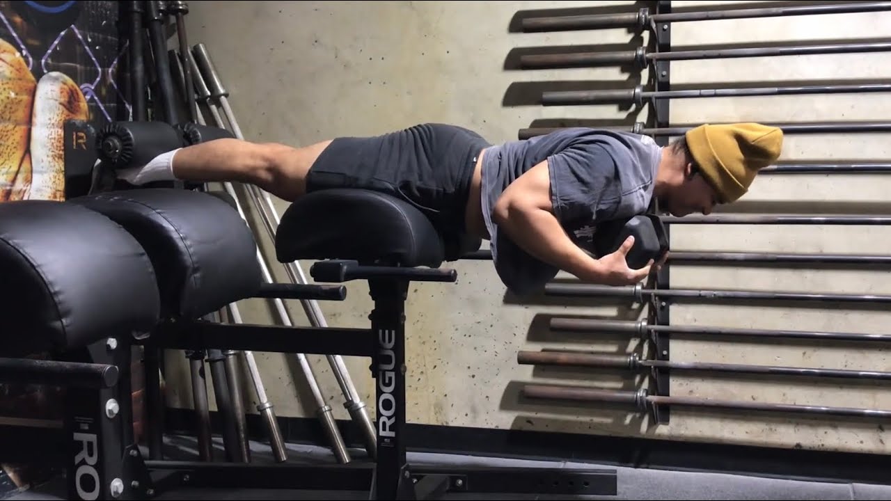 Destroying my erectors and posterior chain - YouTube