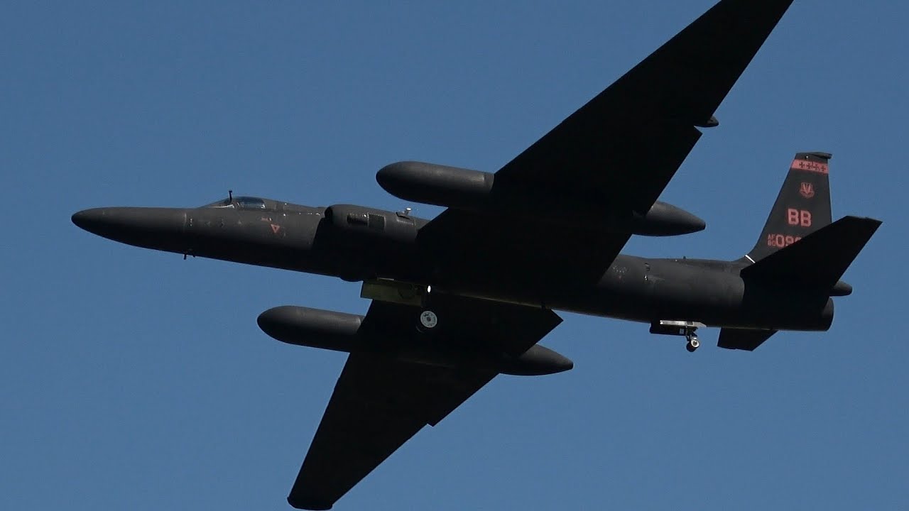 U2 Spy Plane Leaps into the Air at RIAT 2024 - YouTube