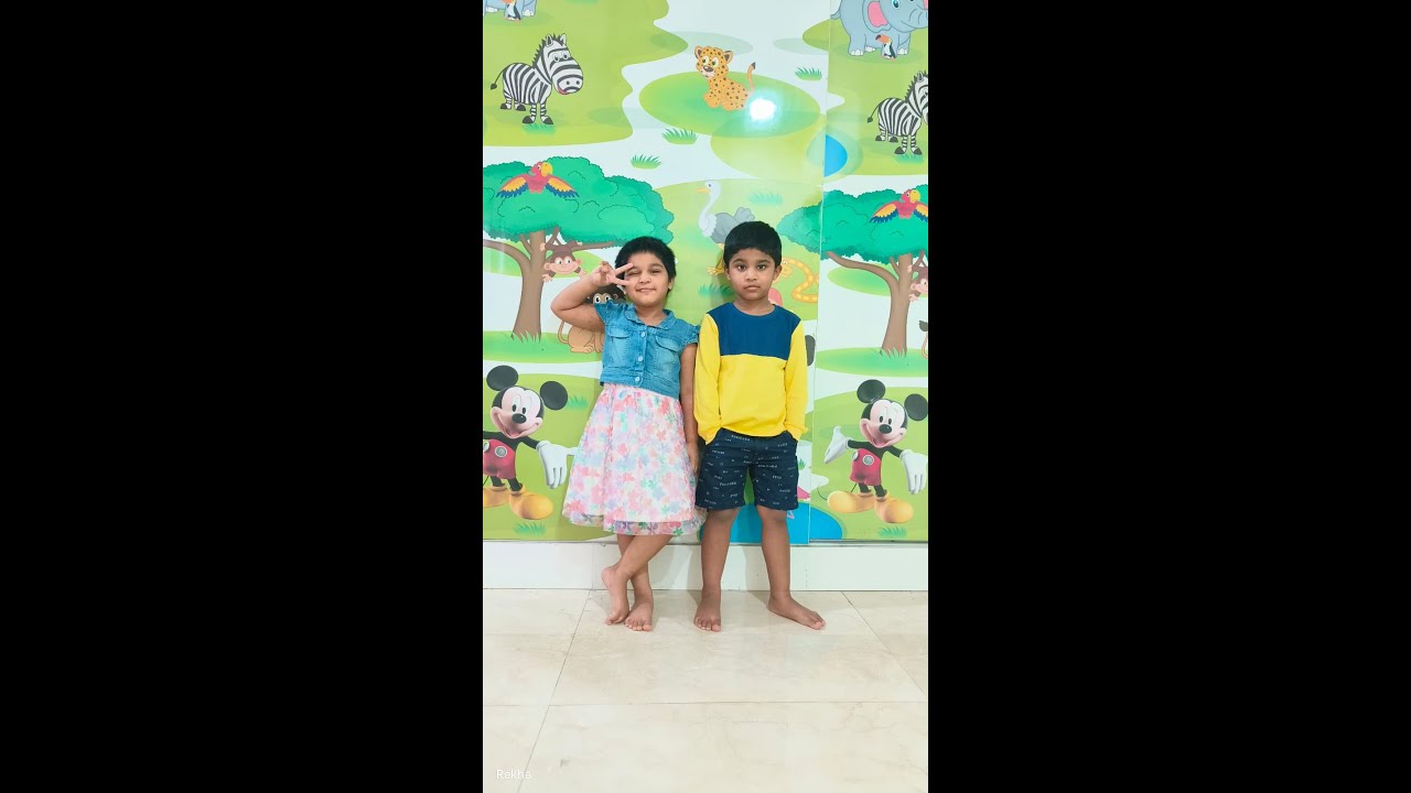 Lia helping her twinnie For Bowling Strike | Finally its a clean game ...