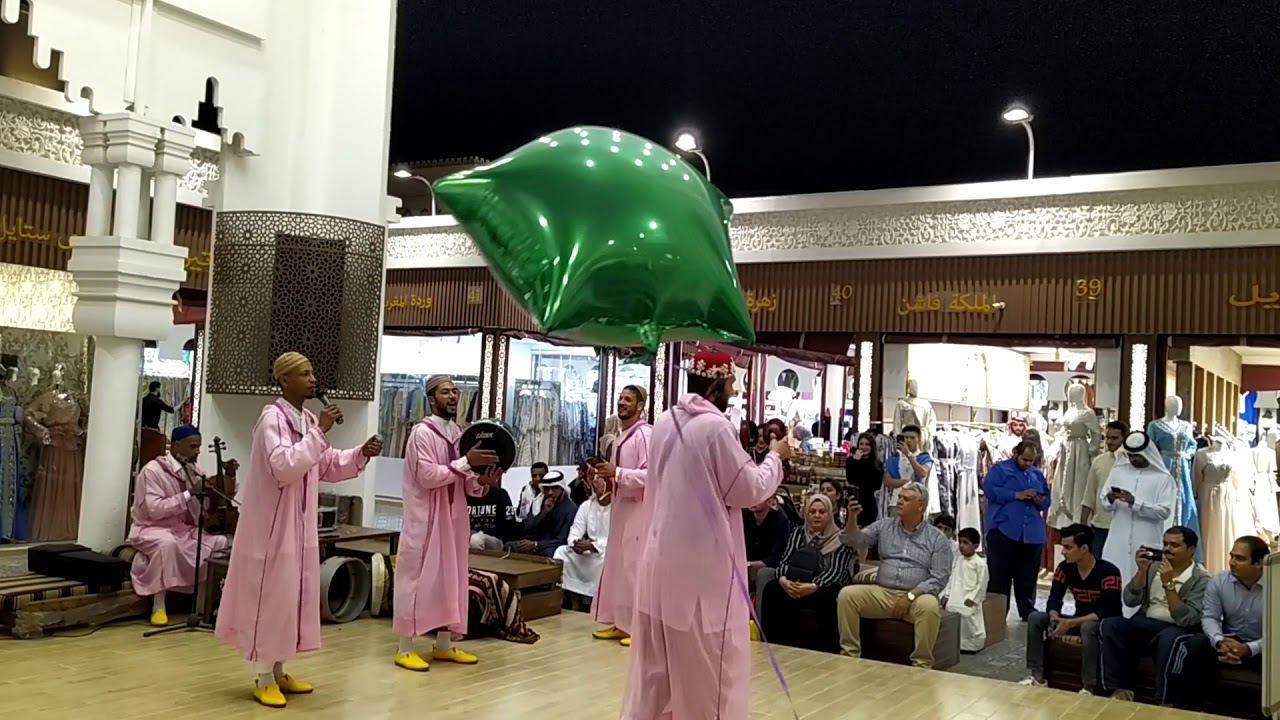 Moroccan folk dance - YouTube