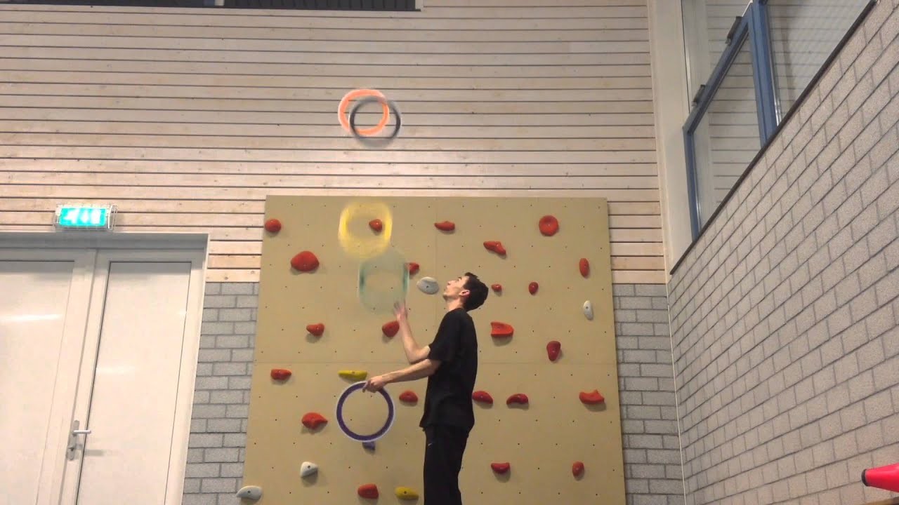 5 Ring Juggling In Slowmotion - YouTube