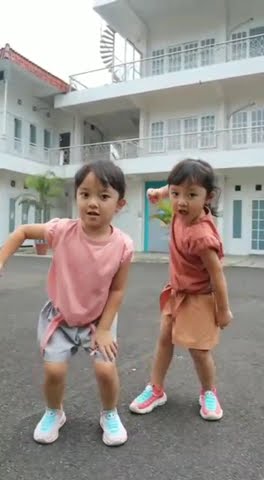 kohomada kellange dance eka...... - YouTube