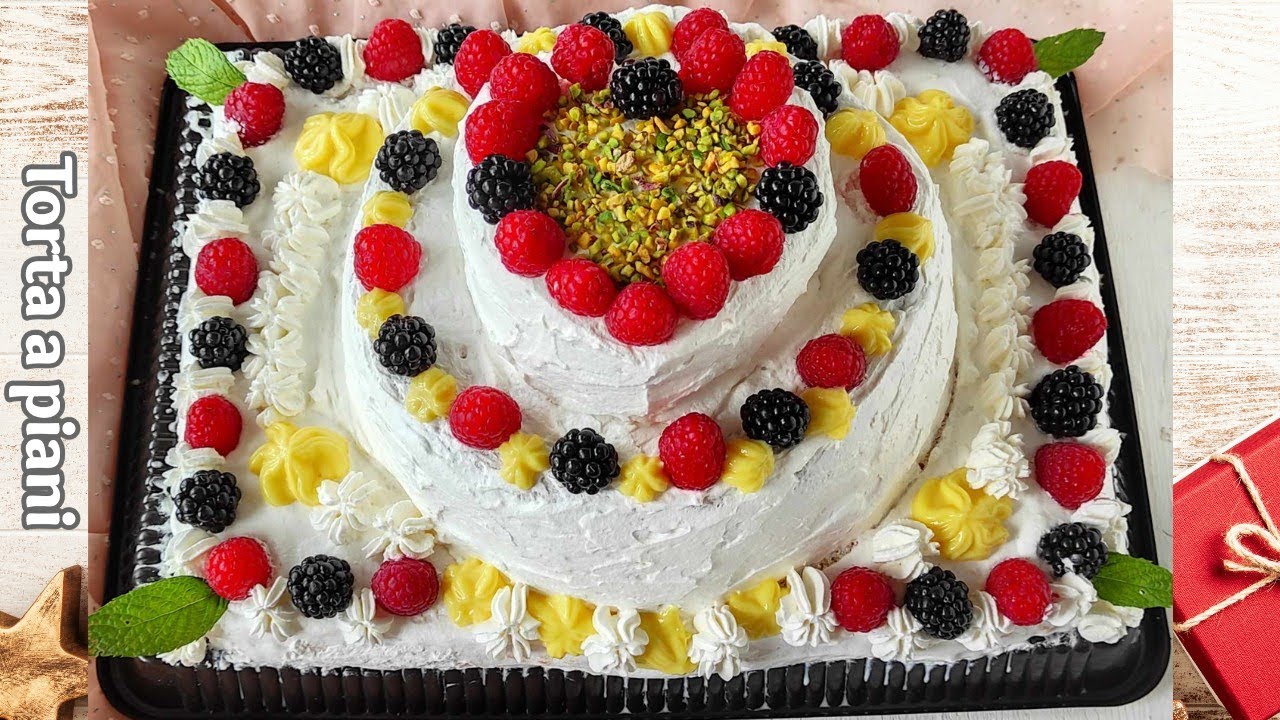 Torta compleanno a piani semplice di pan di spagna crema e panna - YouTube