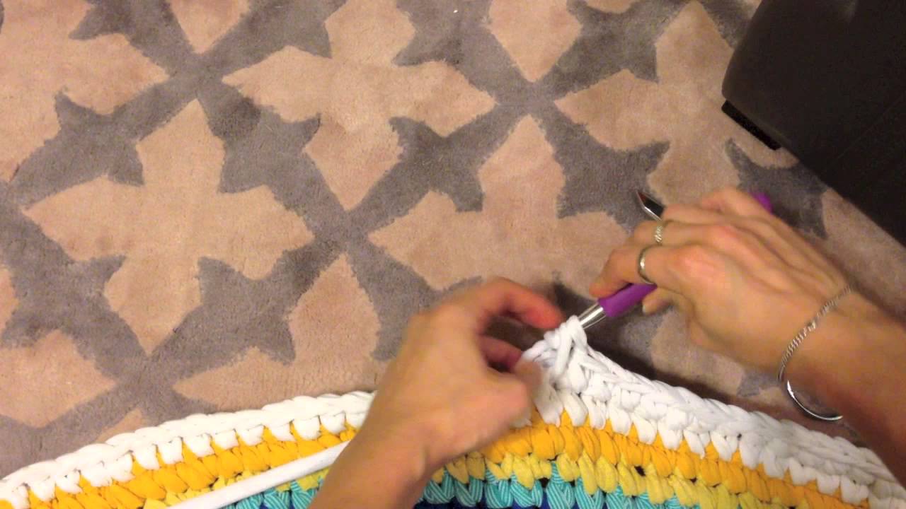 DIY T-shirt Rug - YouTube